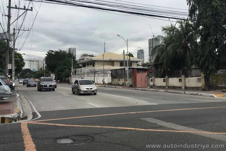 Driving 101: Right of Way, simplified | AutoIndustriya