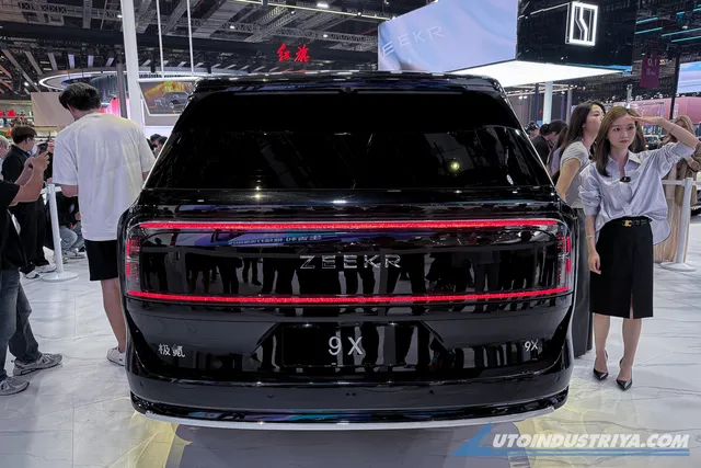 Shanghai 2025: Zeekr's flagship 9X hybrid SUV makes global debut ...