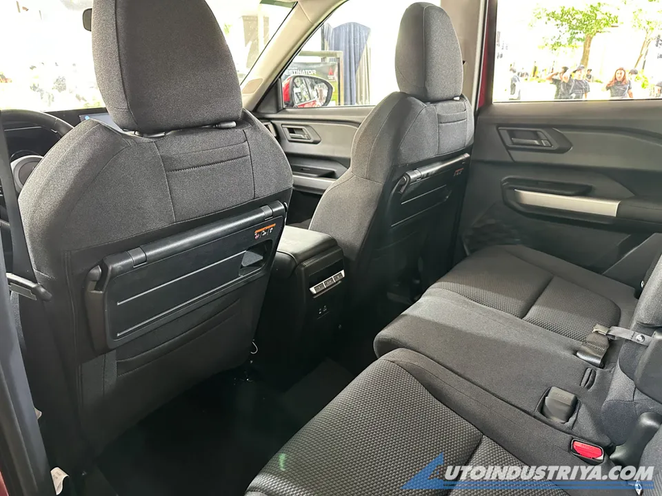This is the PHP 1.289M Mitsubishi Destinator GLX | AutoIndustriya