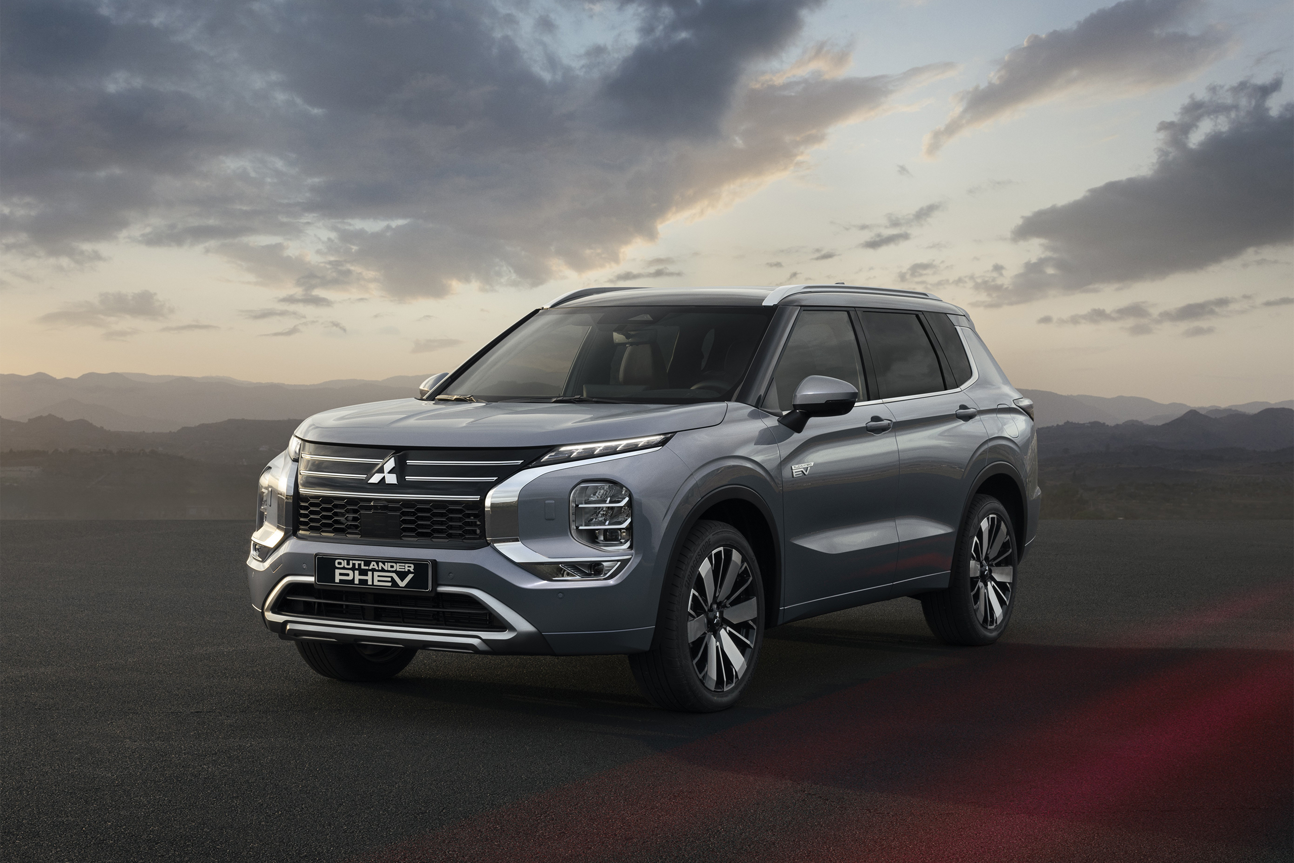 Mitsubishi Motors PH to showcase Outlander PHEV at PIMS 2026 ...
