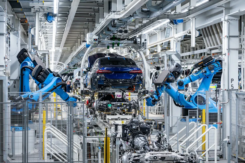 BMW hits 2 millionth fully electric vehicle milestone | AutoIndustriya
