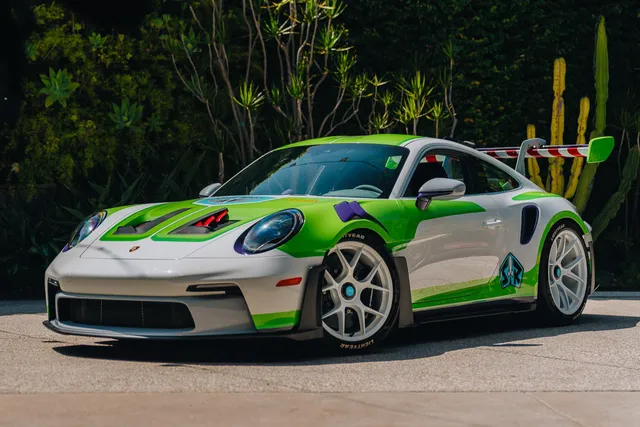 Porsche creates one-off 911s for Toy Story 5 premiere | AutoIndustriya