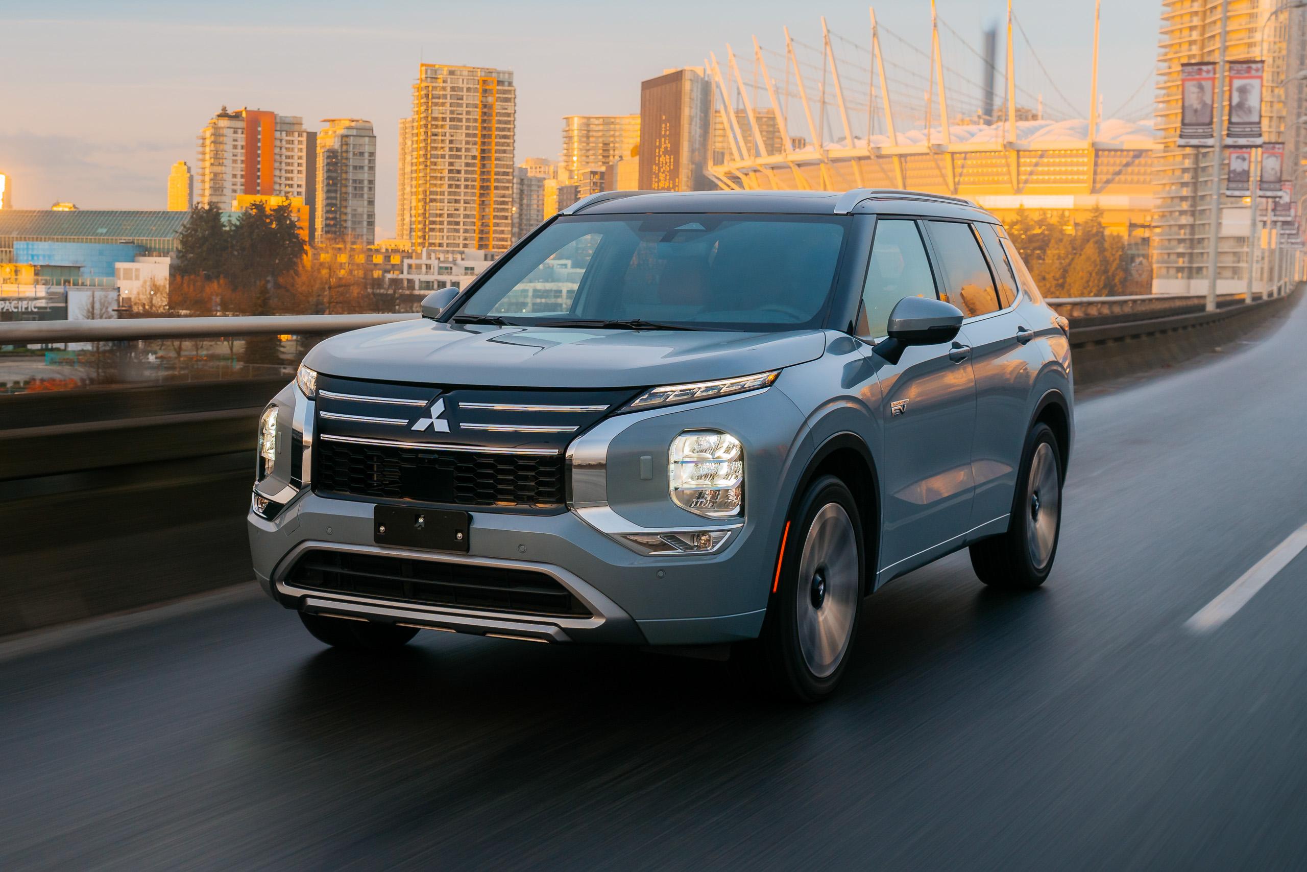 Mitsubishi PH to finally add Outlander PHEV in local lineup ...